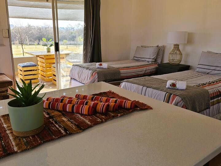Kwamanzi Guest Farm - Standard Chalet - Magaliesburg