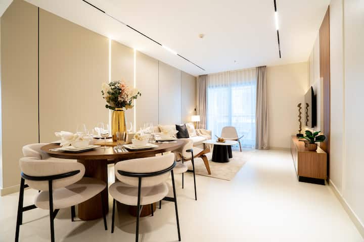 Stylish 3 Br With Prime Location - Dubai