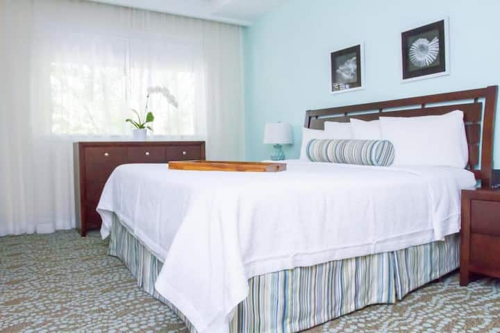 Breathtaking Stay | 2 Suites Close To Ocean Drive - Miami Beach, FL