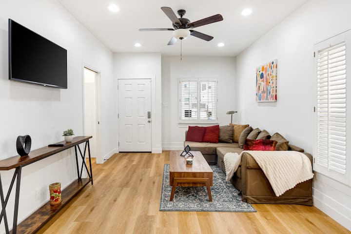 Adorable Pasadena Bungalow - Pasadena, CA