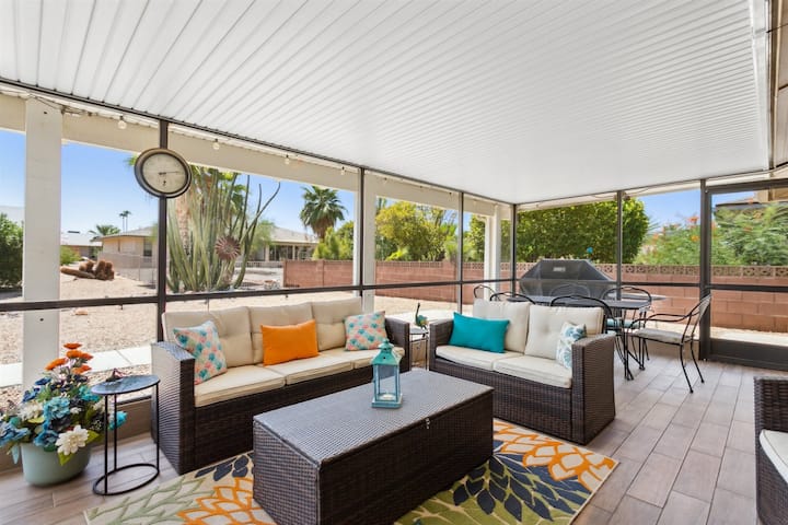 Comfort & Quiet | 2br Home In 55+ Neighborhood - Surprise, AZ