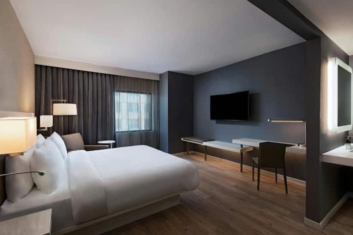 Moments From Downtown & The Strip | Pool&piano Bar - Las Vegas, NV