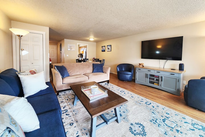 Nye Beach, Restaurants, Shop! Walk To The Beach! - Newport, OR