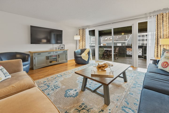 Nye Beach, Restaurants, Shop! Walk To The Beach! - Newport, OR