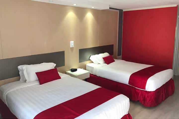 Travelodge Orlando | 2 Double Bed | 2 Units - Orlando, FL