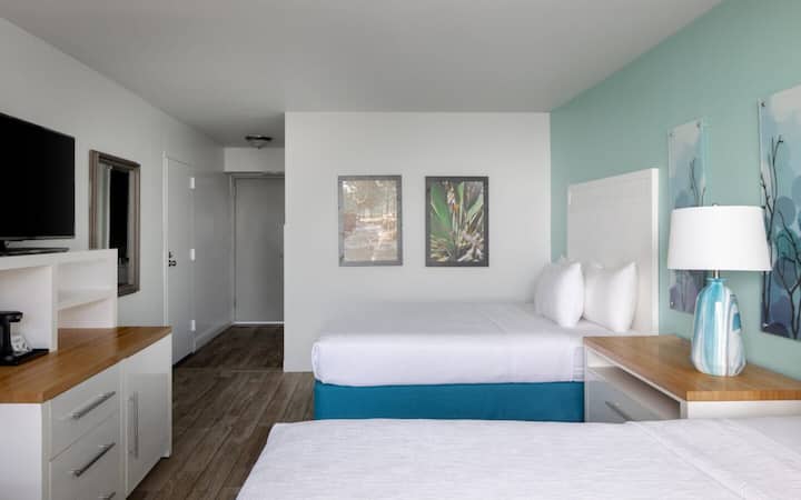 Sweet Ocean View And Private Juliet Balcony - Folly Beach, SC