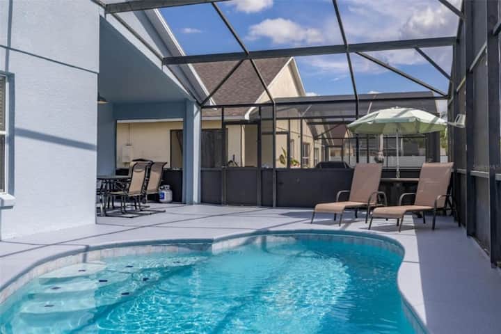 Chic 4-bed Home With Pool - Kissimmee