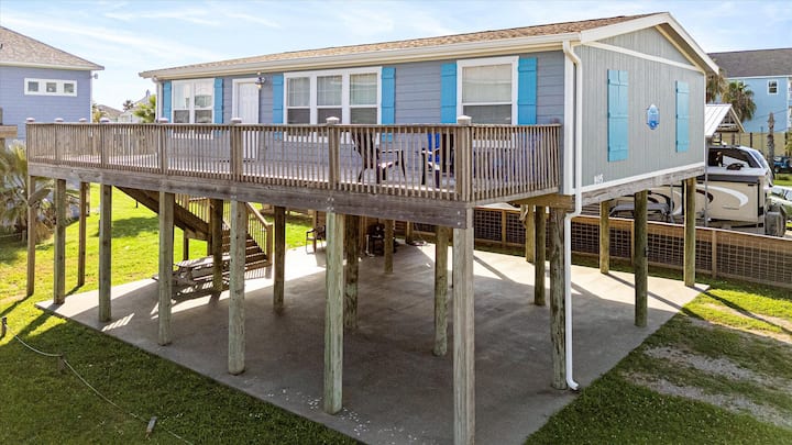 Seas The Day - Walk To The Beach, Pets Stay Free! - Crystal Beach, TX