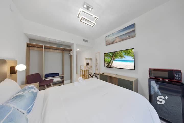 Stylish Studio Condo In The Heart Of Miami - Miami, FL