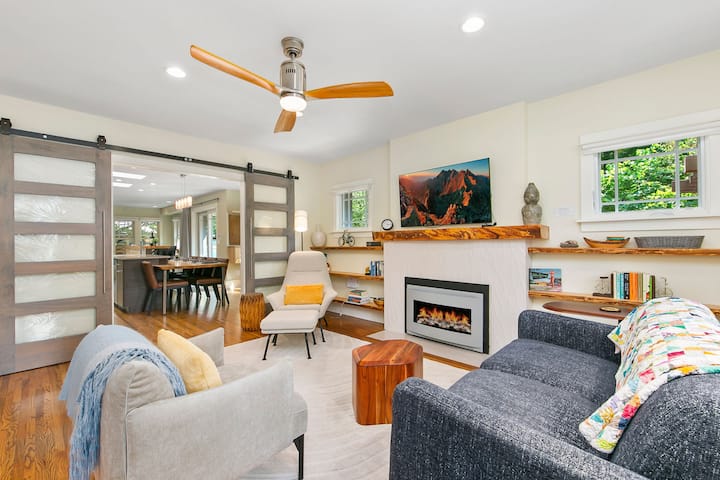 Maple Courtyard | Old Town W/ King Suite & Piano - Fort Collins, CO