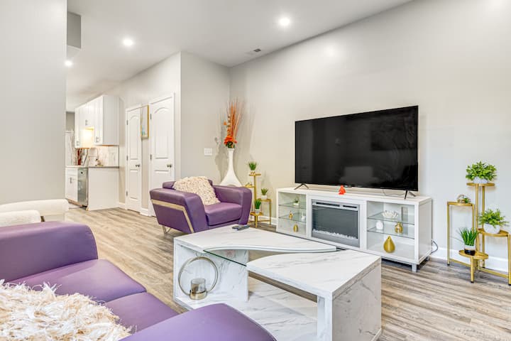 Sip, Dine & Explore Fountain Square: Indy Retreat! - Indianapolis, IN