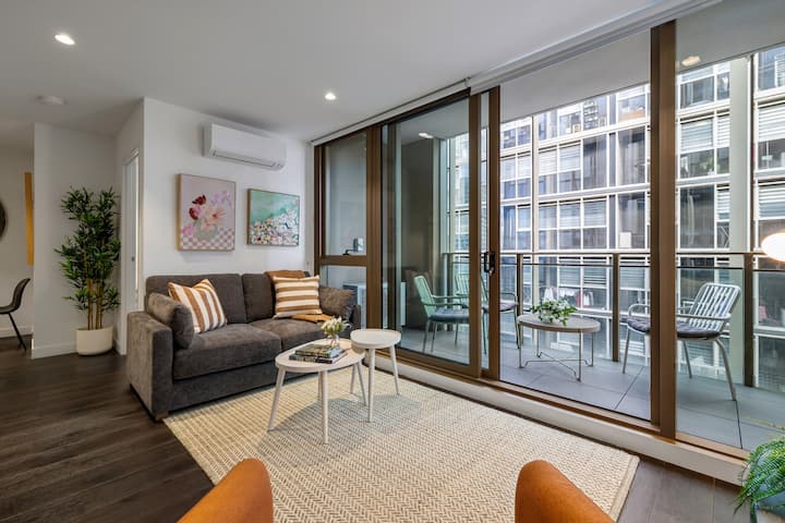 Evermore Elegance Southbank, Pool, Gym, Sauna! - Williamstown