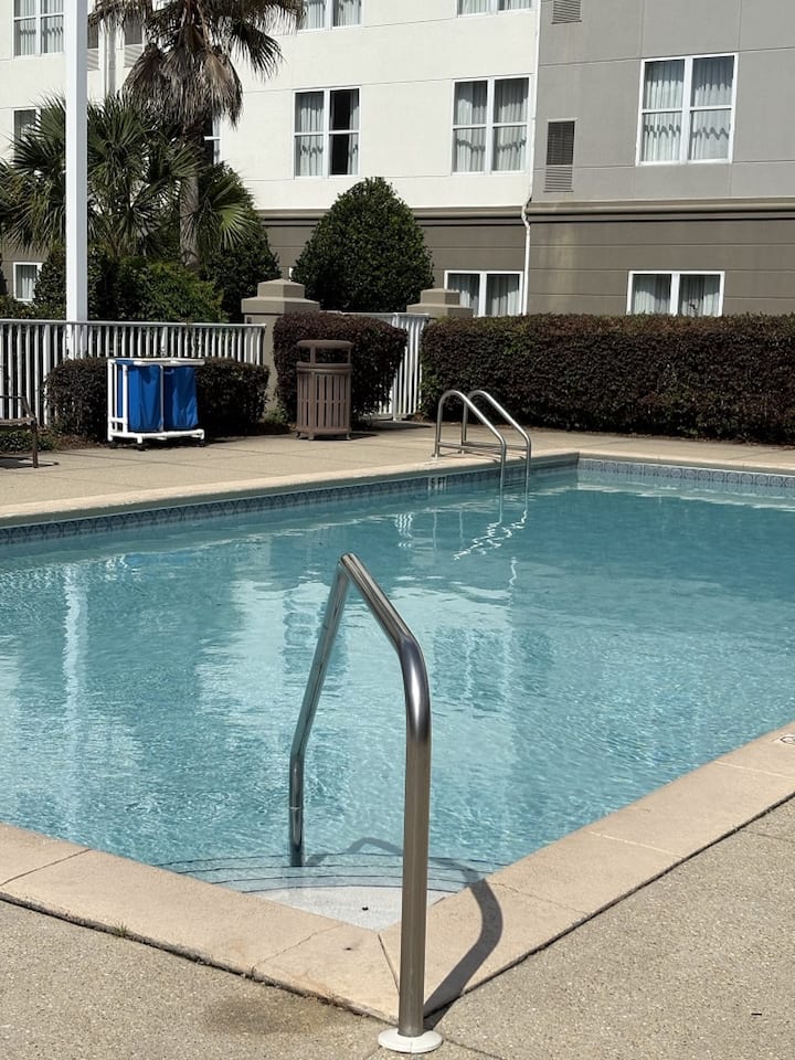 Across From Pns | Free Quick-start Breakfast - Pensacola, FL