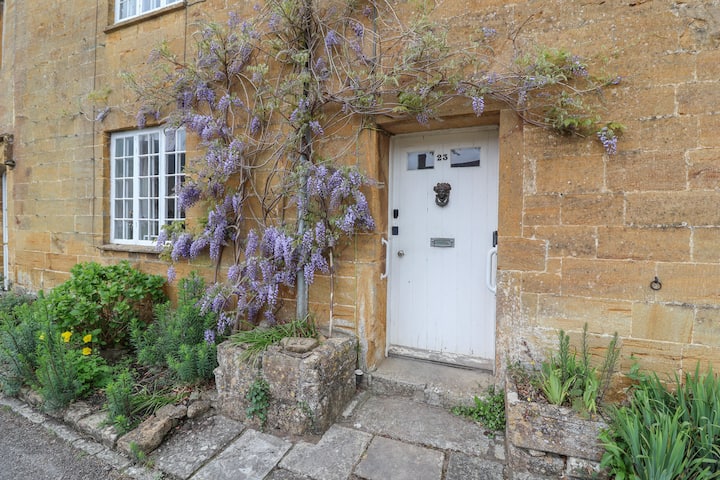 Two Towers Cottage - ヨービル