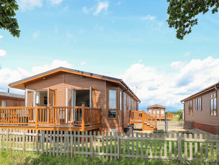 Oak Tree Holiday Lodge - Woodbridge