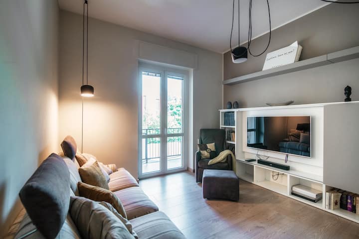 Lovely 1-bedroom Apartment With Balcony In Como - Como