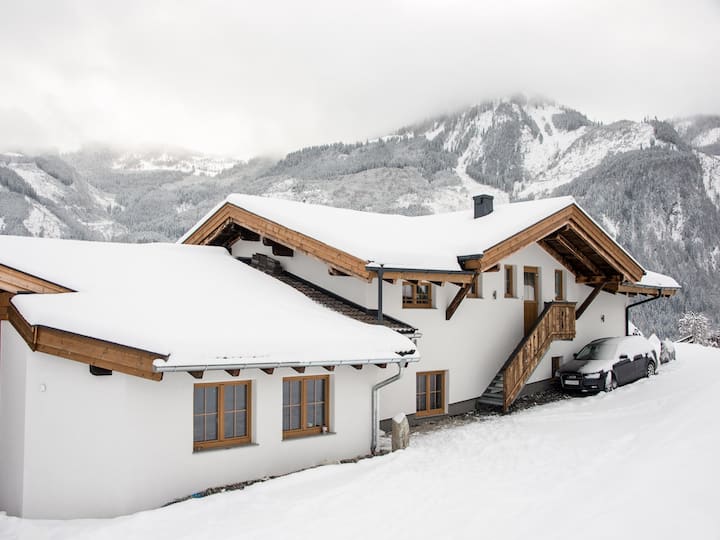 Sunny Alpine Apartment By The Slopes - Kaprun