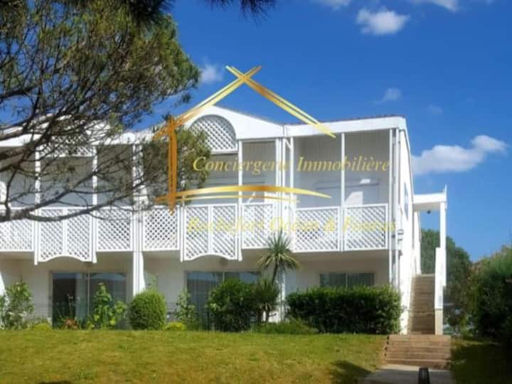 Appartement En Rez-de-jardin  Vue Mer Et Piscine - Fouras