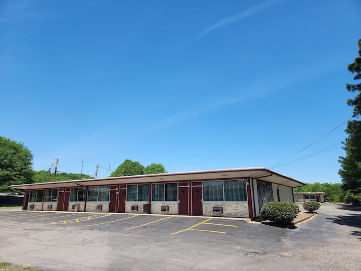 Lit Queen Deluxe - Mena, AR