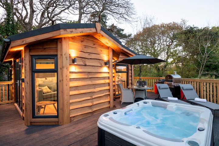 The Spinney Treehouse & Park Facilities - Milford on Sea