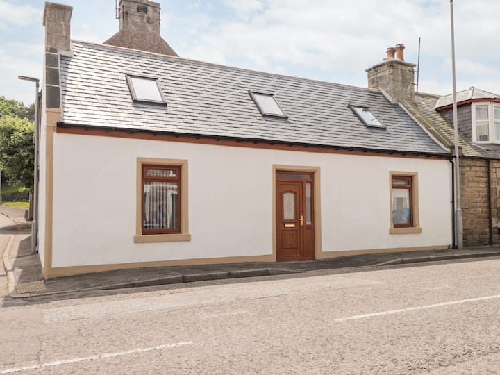 Corner Cottage - Moray