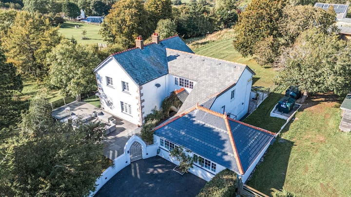 The Manor House Skerry Vore - Conwy