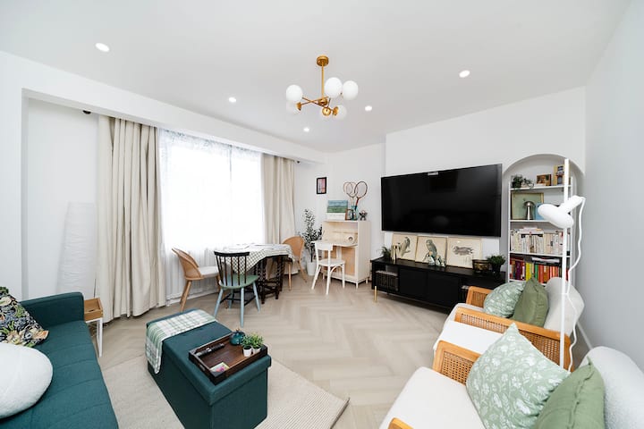 Garden Flat Sleeps 6 - Free Parking | Beemyguest® - 엡솜