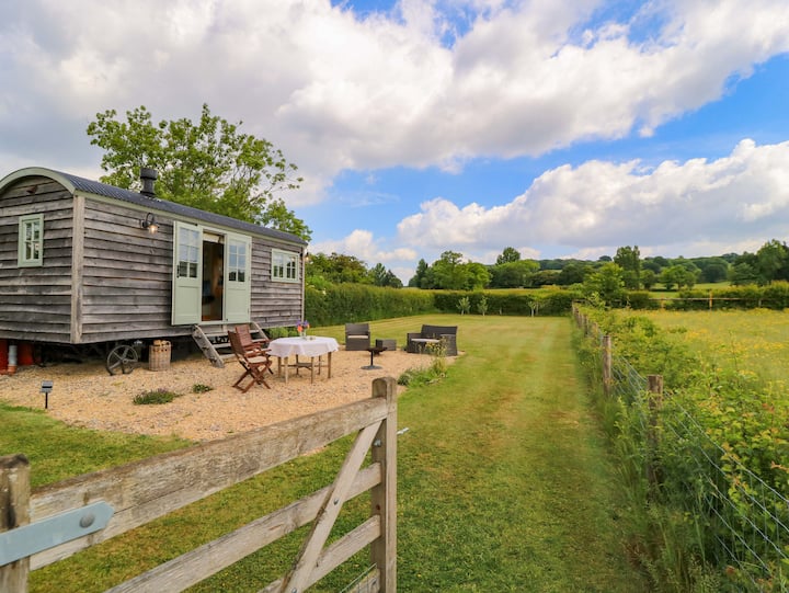 Goose Whistle Hut - Chippenham