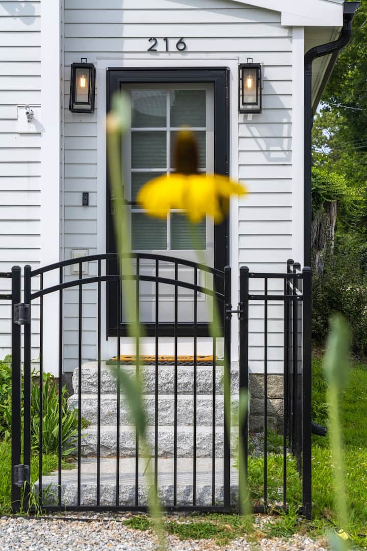 Whaler's Rest Historic- 2br Flat Near Dt Mystic - Stonington, CT