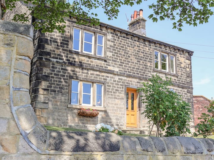 Cunliffe House - Bradford, United Kingdom
