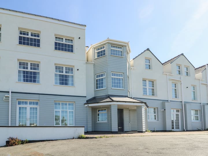 Beach Court Hideaway - Trearddur Bay