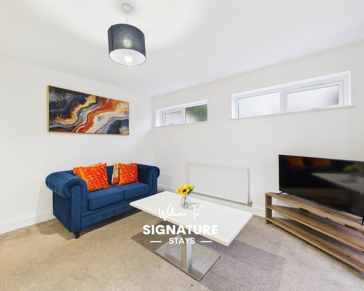 *New* | Saxon Way | Gym | Pool & Spa - Bromsgrove