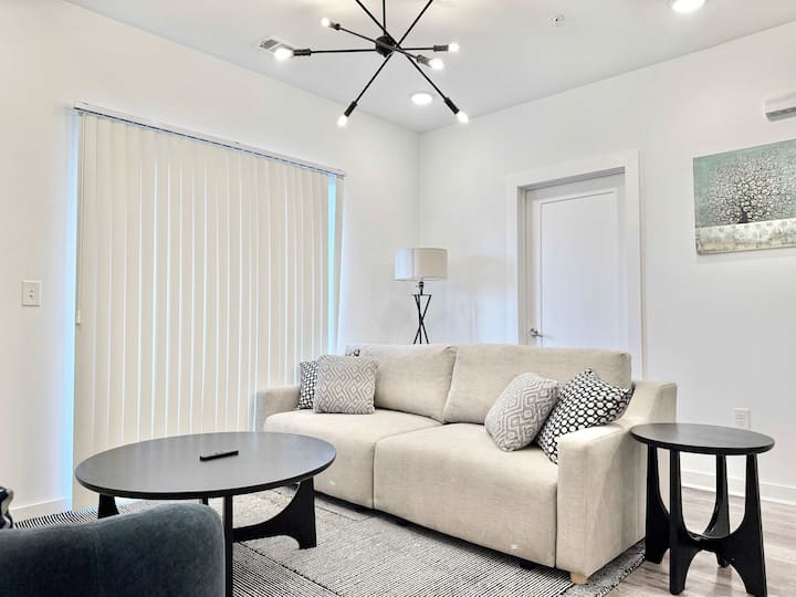 Stylish 2b2b Condo In Atlanta - Atlanta, GA