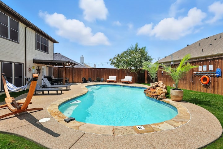 5bd/3ba Pool Oasis – Come Rest, Relax & Recharge - Joshua, TX