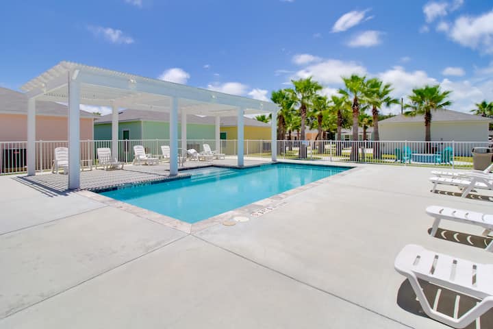 Fish & Swim On-site: Resort Retreat In Rockport! - Rockport, TX