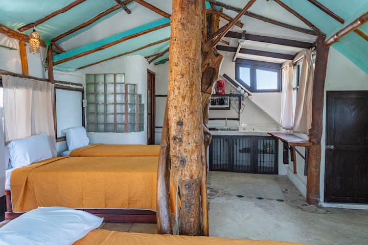 Spacious Room With Island Charm - Isla Mujeres