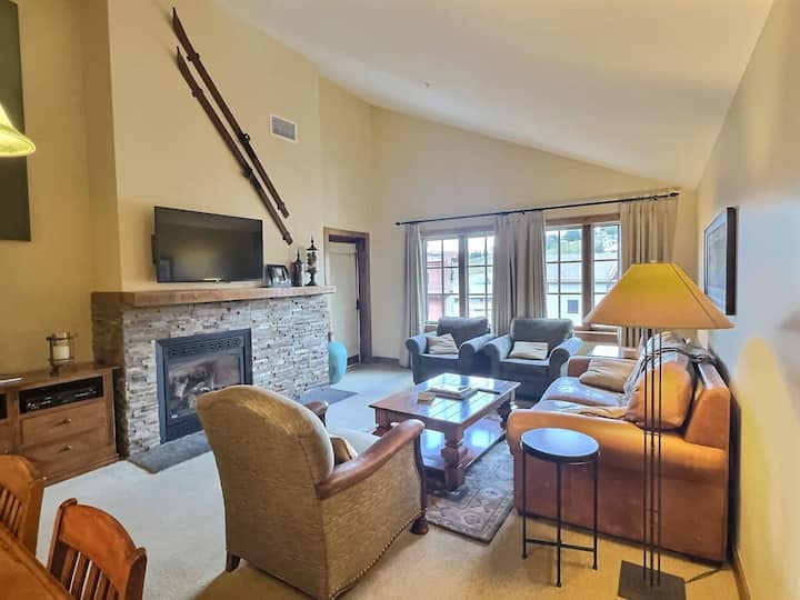 1 Bedroom, Top Floor, Vaulted Open Space, Base Are - Crested Butte, CO