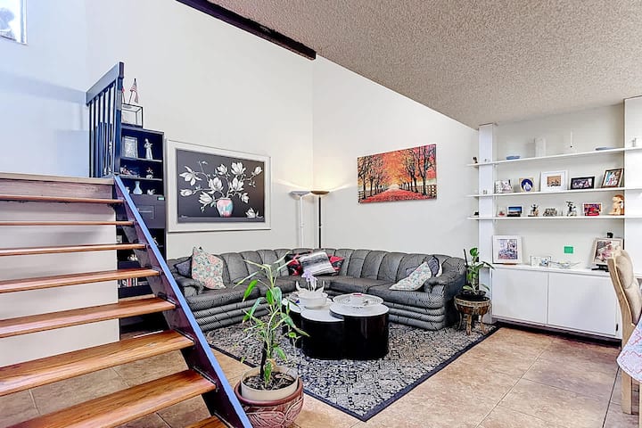 Spacious 3br Home With Pool Access - Doral, FL