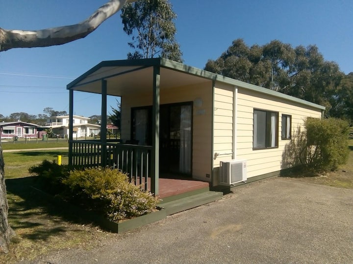 Lorikeet Cabin - Bairnsdale