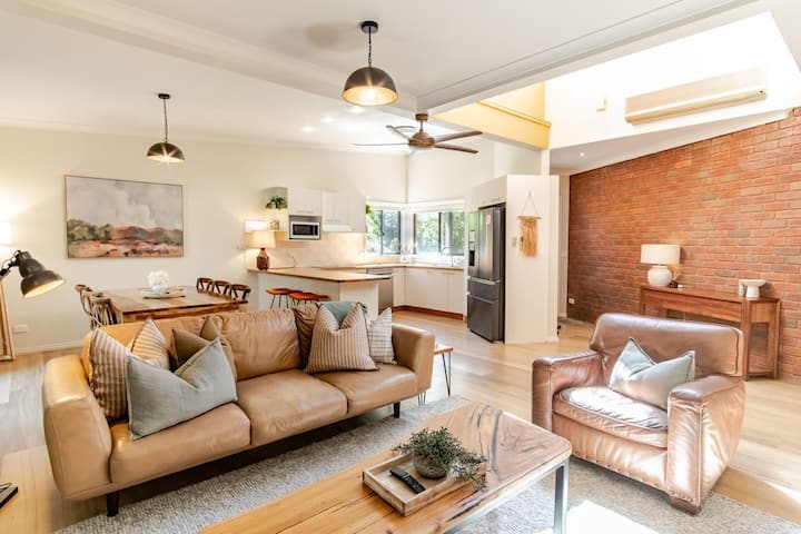 Creek Haven - Peaceful And Central - Bright