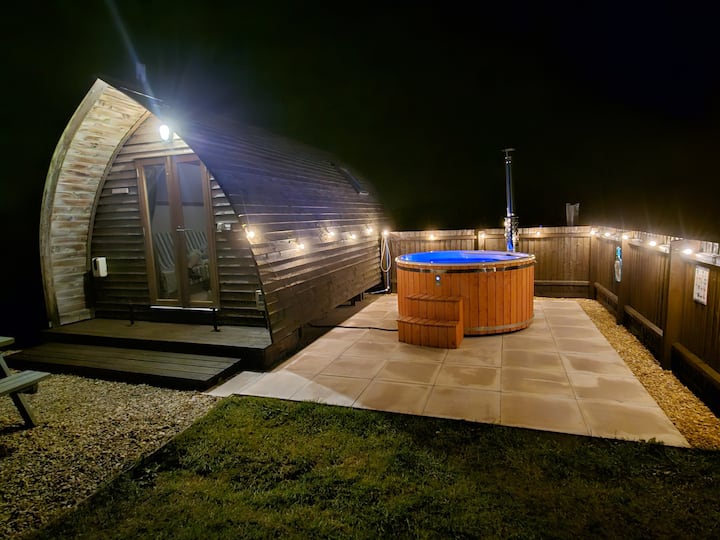 Cosy Rural Cabin With Wood Fired Hot Tub - United Kingdom