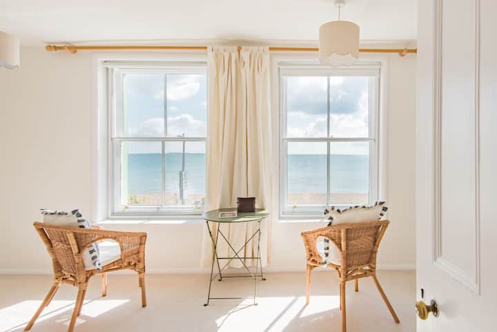 Seaside Cottage - Deal