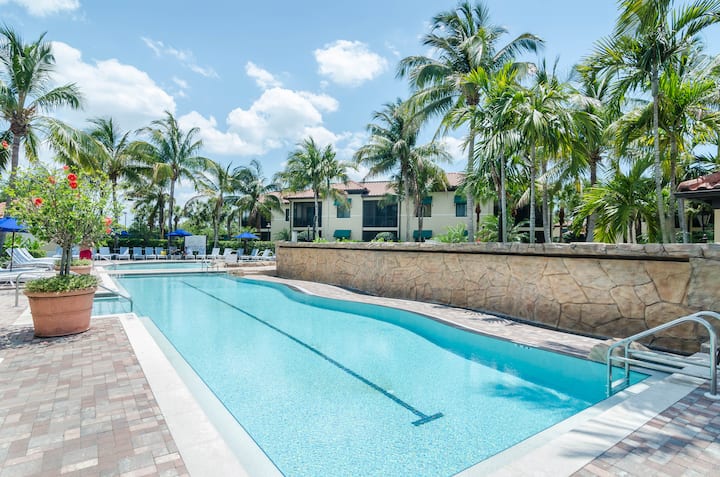 4 Relaxing Naples Suites With Lazy River + Pools - Naples