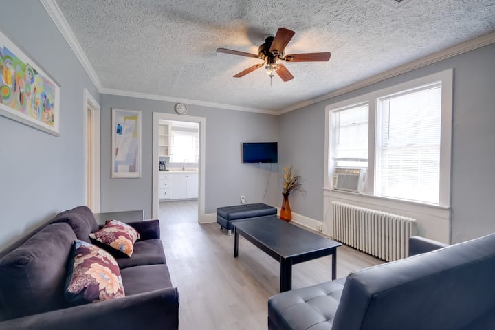 Near Shops, Eats & Trails: Loudon County Apt! - Leesburg, VA