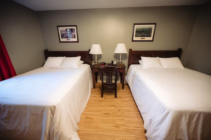 2 Units | Relaxing Getaway | Golf & Outdoor Awaits - East Stroudsburg, PA
