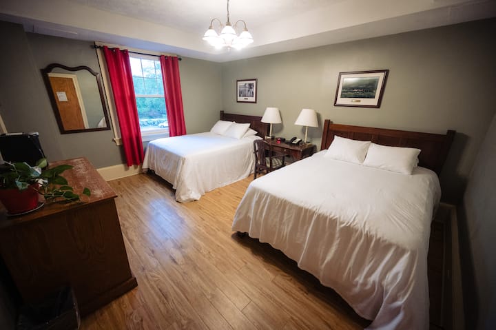 Delaware Escape | Modern Stay W/golf Access - Stroudsburg, PA