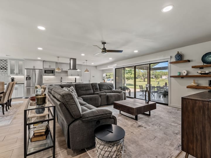 Farmers Branch 10th Tee Golf Retreat - Farmers Branch, TX