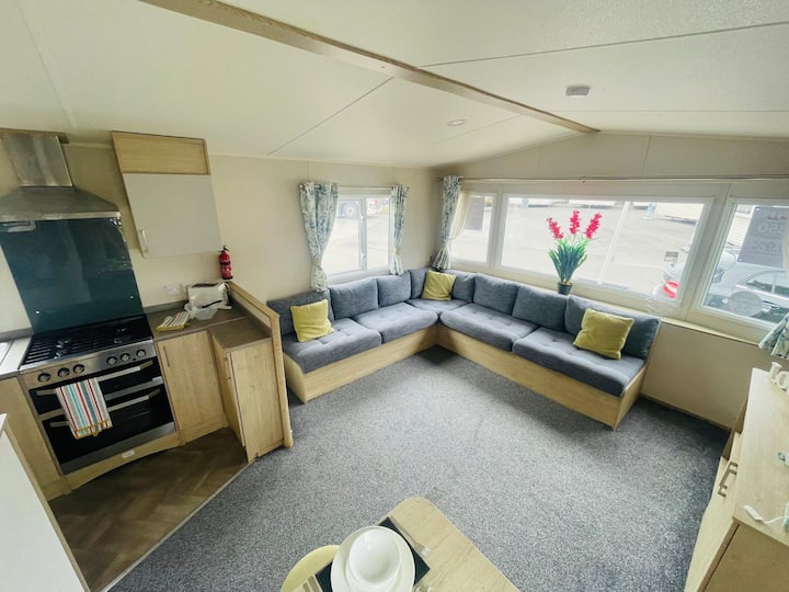 Caravan At Sand Le Mere, Yorkshire Ref 71002d - Withernsea