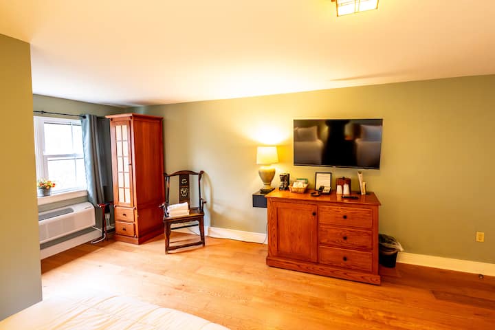 Delaware Escape | Scenic Outdoor W/ Golf & Spa - Stroudsburg, PA