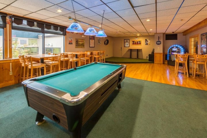 Three 2br Villas W/ Fitness, Games & Pool Access - Lee, MA
